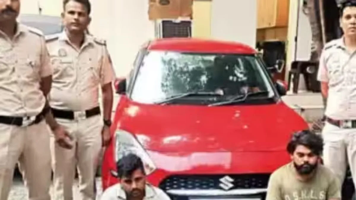 कारच्या काचेचा QR कोड स्कॅन ‍करून पाठवायचे दुबईला; दिल्लीच्या चोरांची ...